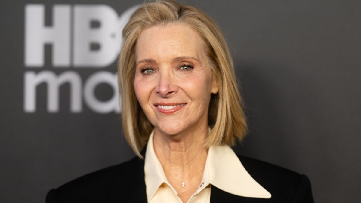 Friends’ Lisa Kudrow Says Her Opinion About Ross & Rachel Has Changed