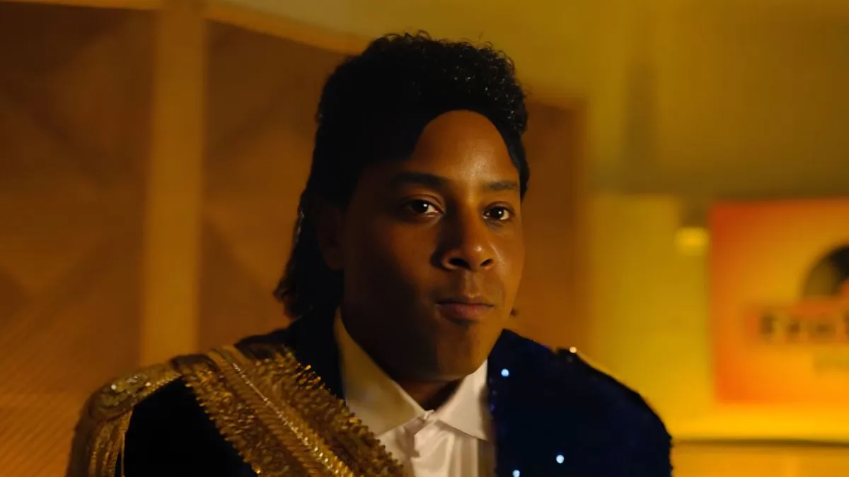 Scary Movie 6 Mocks Michael Jackson in New Footage
