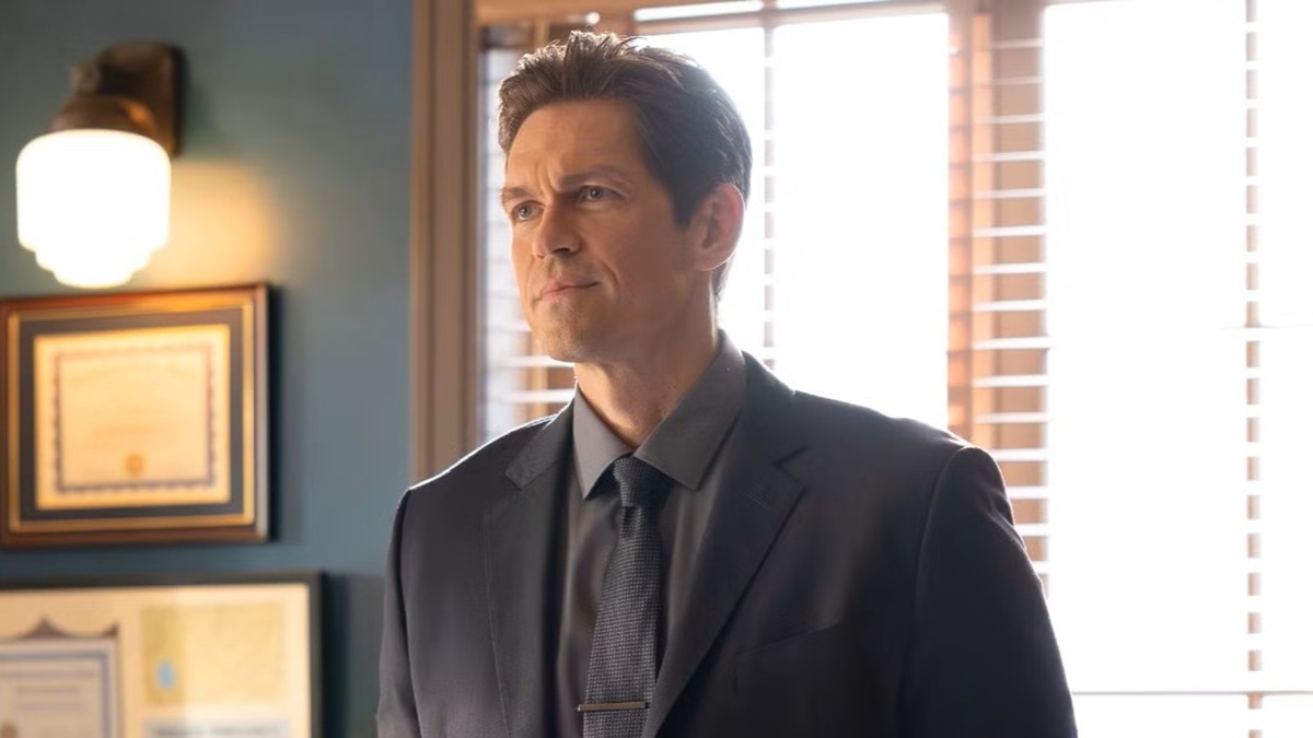 What Happens to Steve Howey’s Nick Wagner & Does He Die in High ...