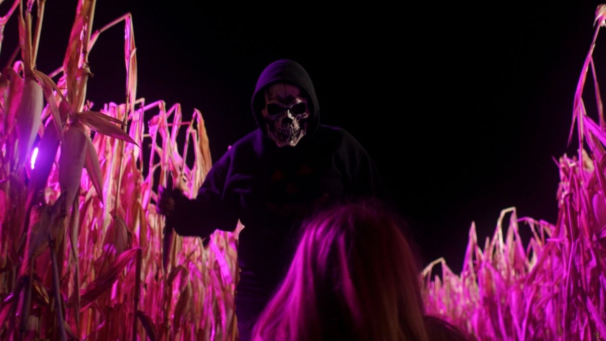 Happy Halloween Trailer: Slasher Horror Movie Pays Homage to Scream ...