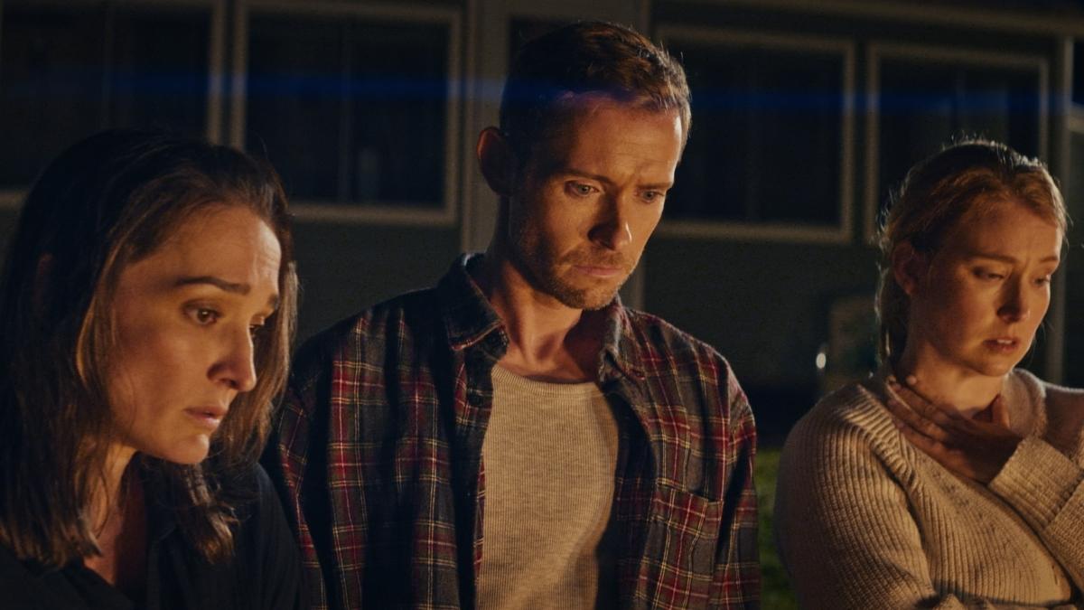 Sight Unseen Trailer: Horror Movie Sees Siblings Fight a Mysterious ...