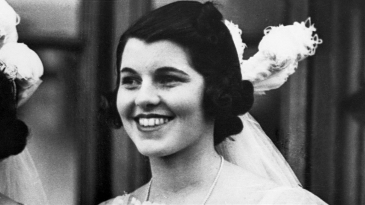 Pretty Little Liars Star To Play JFK's Sister in New Rosemary Biopic