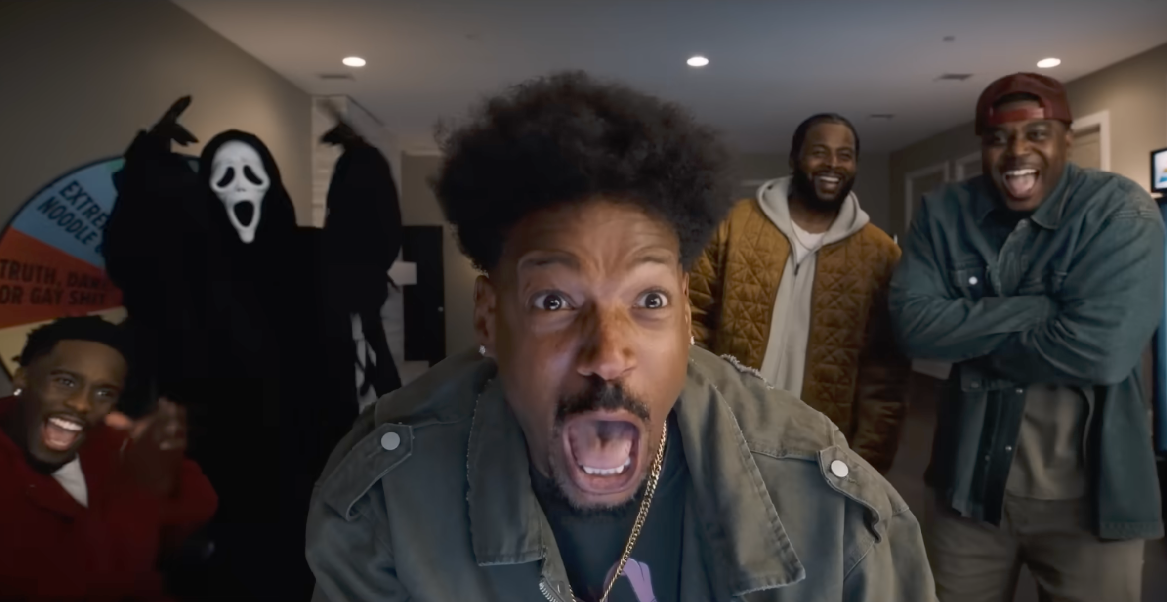 Scary Movie Review: Anna Faris & Regina Hall Bring Laughs to Reboot