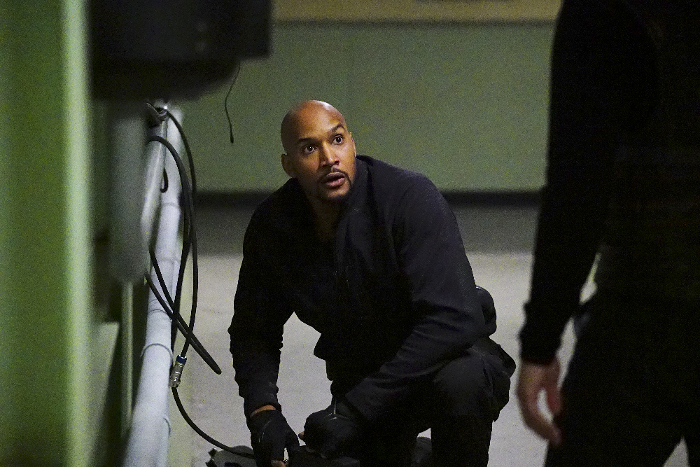 First Photos from Marvel's Agents of SHIELD Season 3 Finale