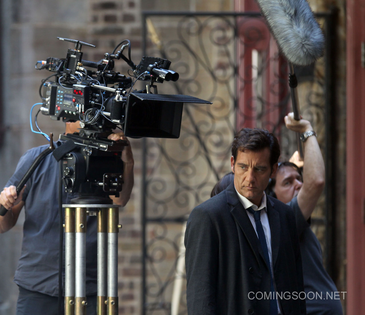 Clive Owen and Amanda Seyfried Photos from the Anon Set