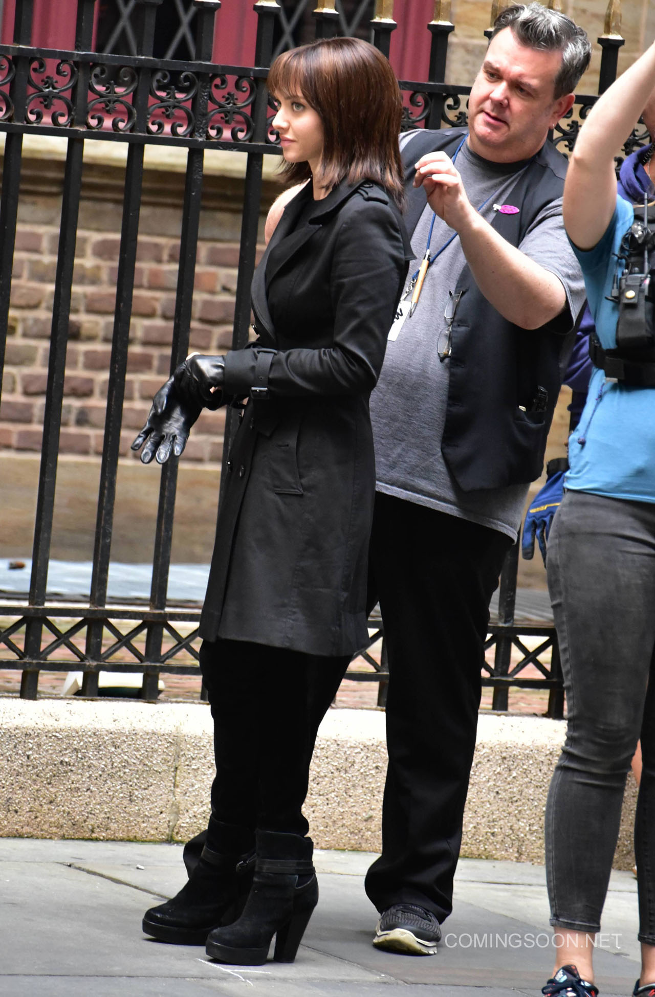 Clive Owen and Amanda Seyfried Photos from the Anon Set