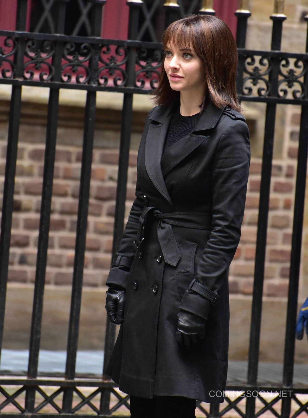 Clive Owen and Amanda Seyfried Photos from the Anon Set