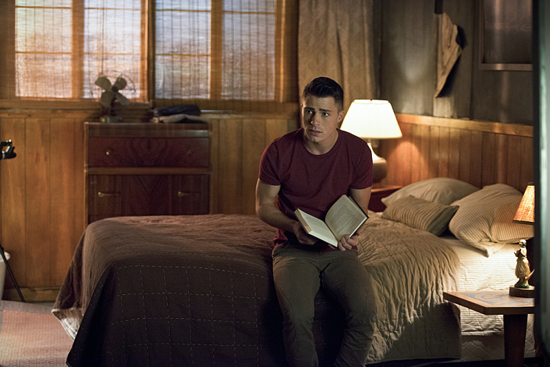 Promo Photos from Episode 3.16 of Arrow, Titled The Offer