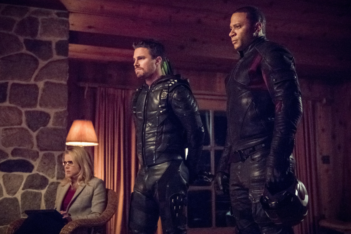 Arrow Episode 6.14 Photos: Collision Course