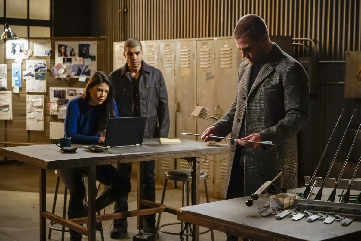 Arrow Episode 7.14 Photos: Brothers & Sisters