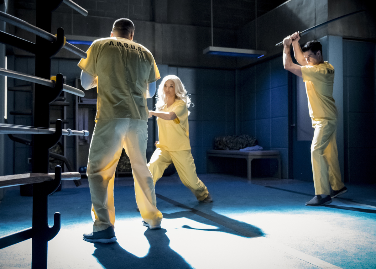Arrow Episode 7.14 Photos: Brothers & Sisters