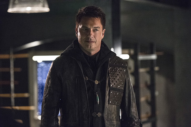 Arrow and The Flash Crossover Photo Revealed