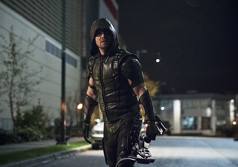 Arrow and The Flash Crossover Photo Revealed