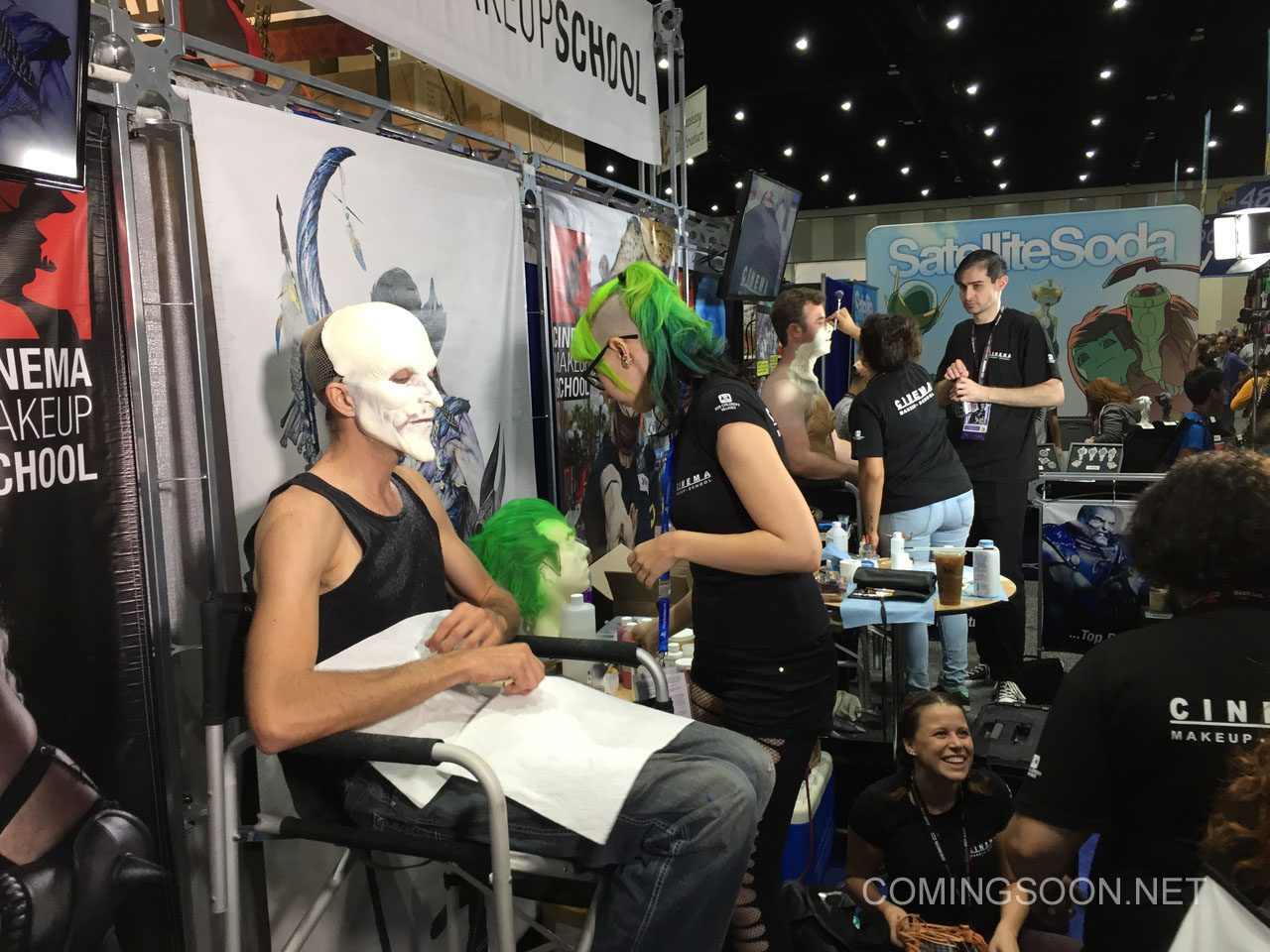 New Comic-Con 2017 Photos, Including the First Cosplay