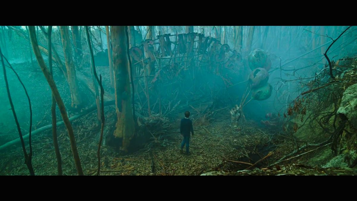 Dissecting The Dark Tower Trailer with Over 90 Screenshots