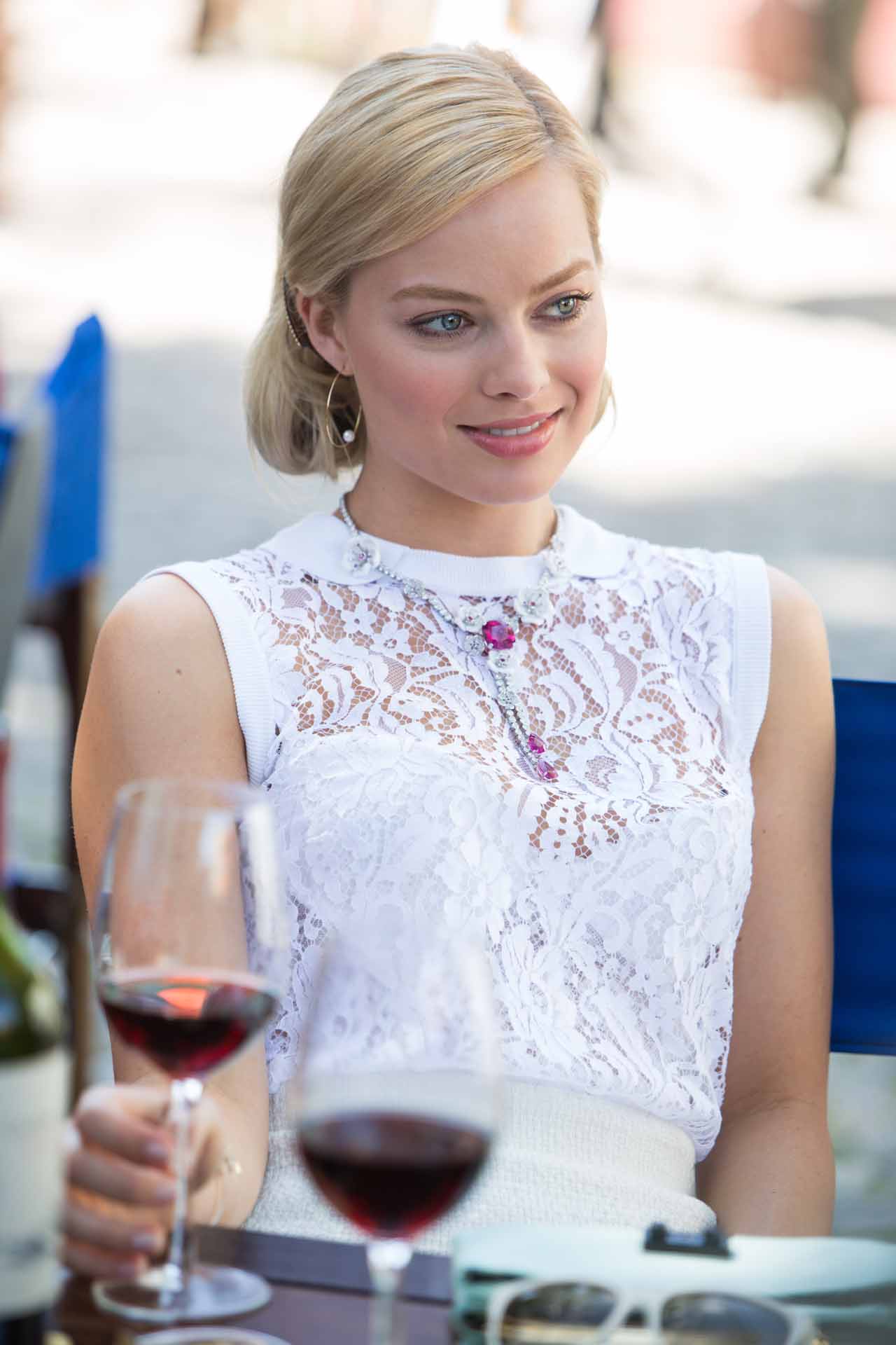 New Photos from Focus, Starring Will Smith and Margot Robbie