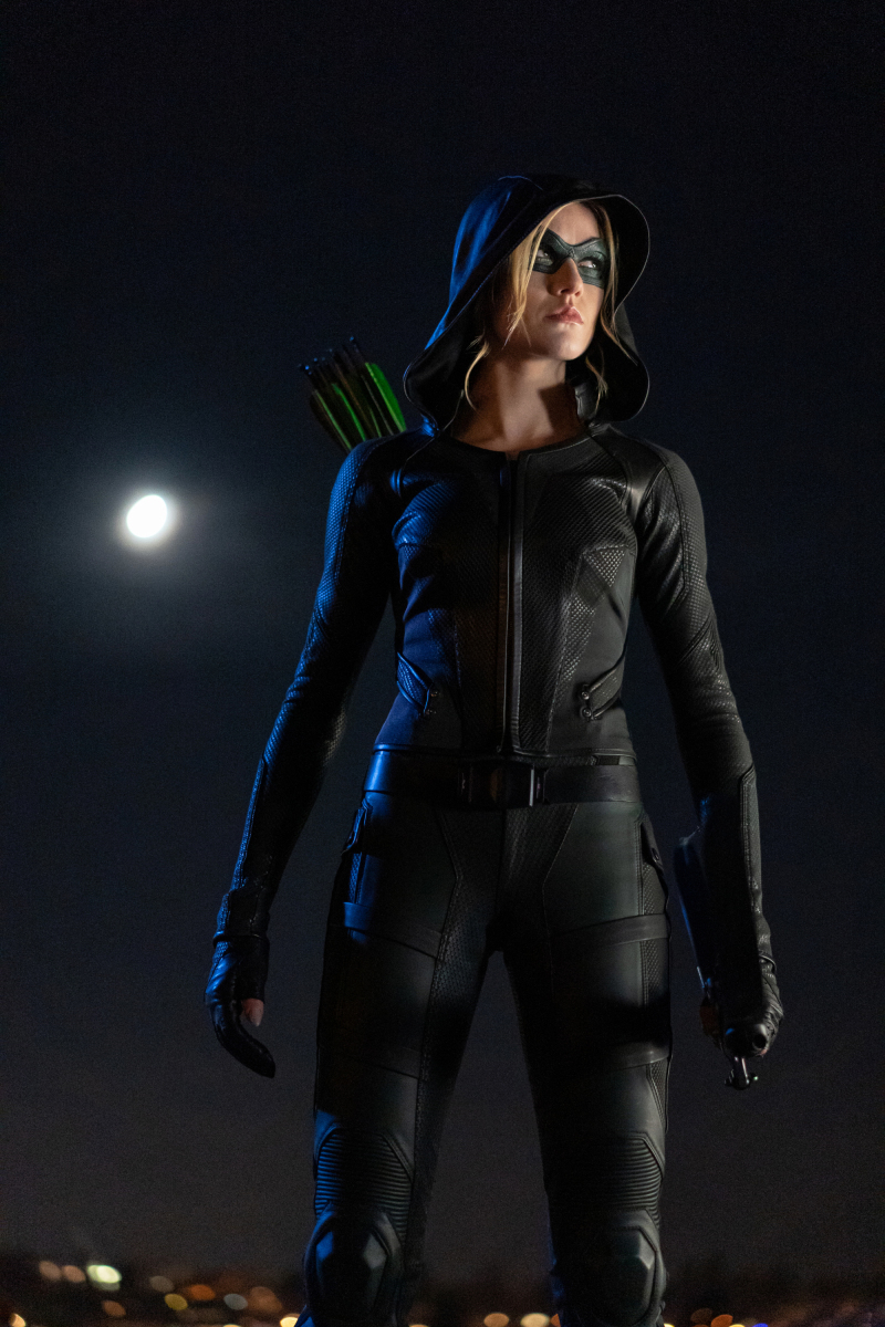 Arrow Episode 8.09 Photos: Meet the Green Arrow and the Canaries