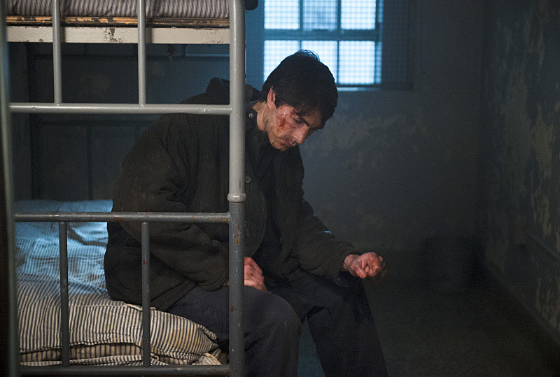 Time for a Prison Break in New Legends of Tomorrow Photos