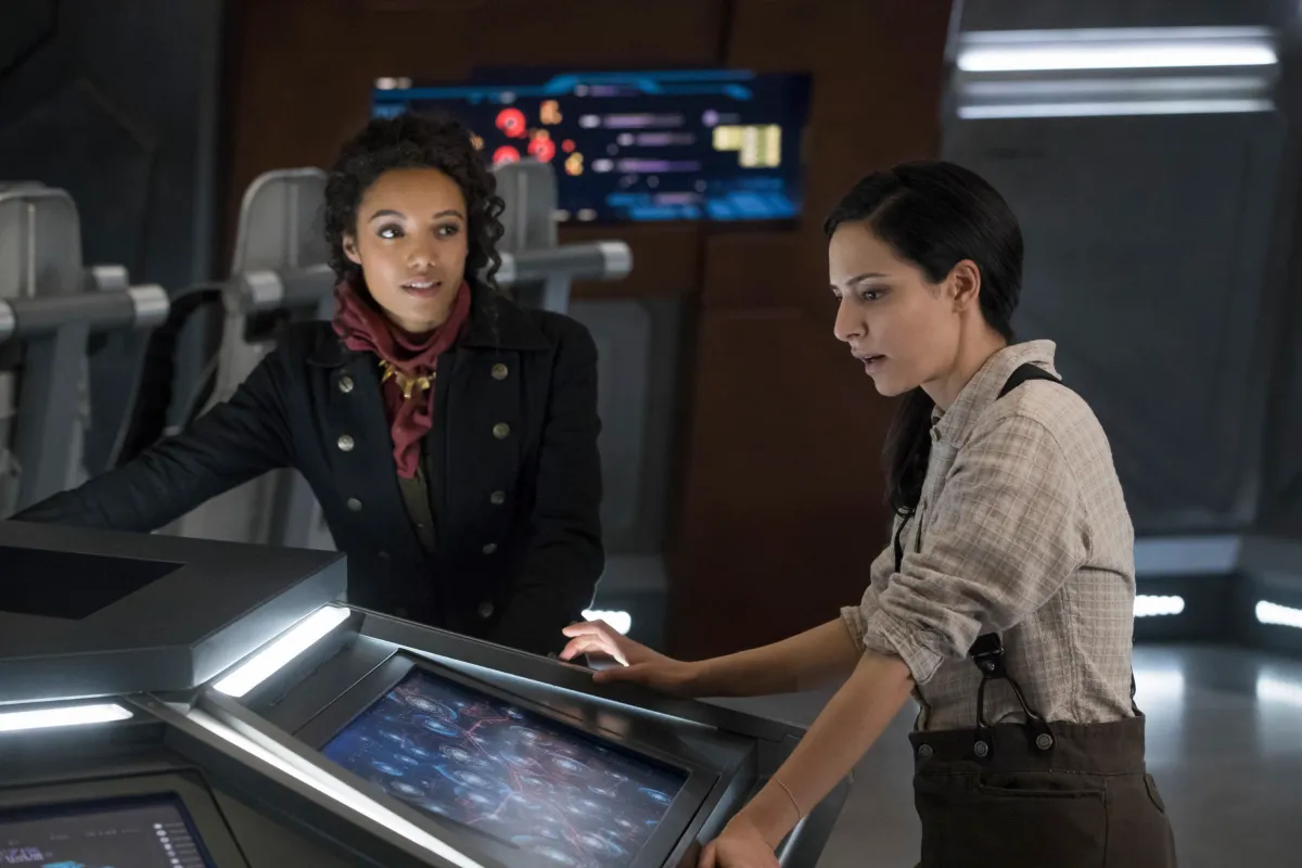 DC's Legends of Tomorrow Season 3 Finale Photos