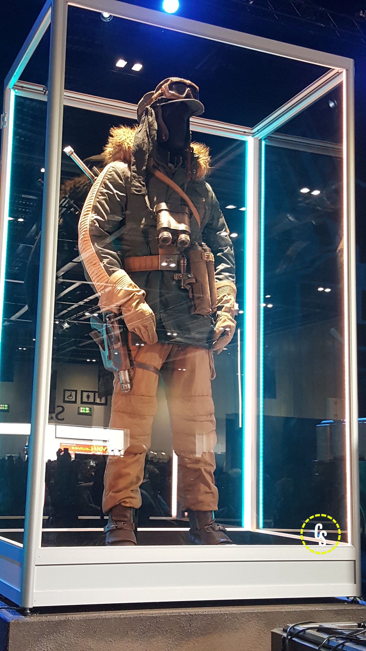 Rogue One Costumes - Full Gallery at ComingSoon.net