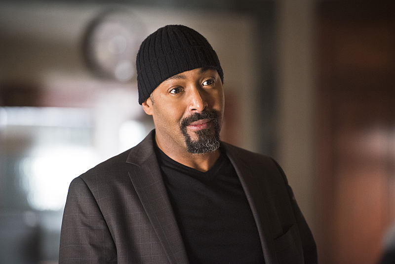 Reverse-Flash Returns in New The Flash Photos