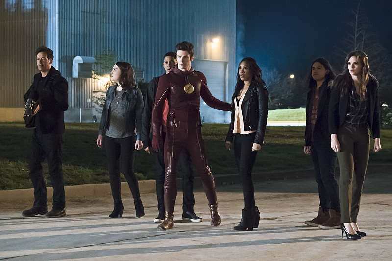 Run Barry, Run! The First Clip from The Flash Finale