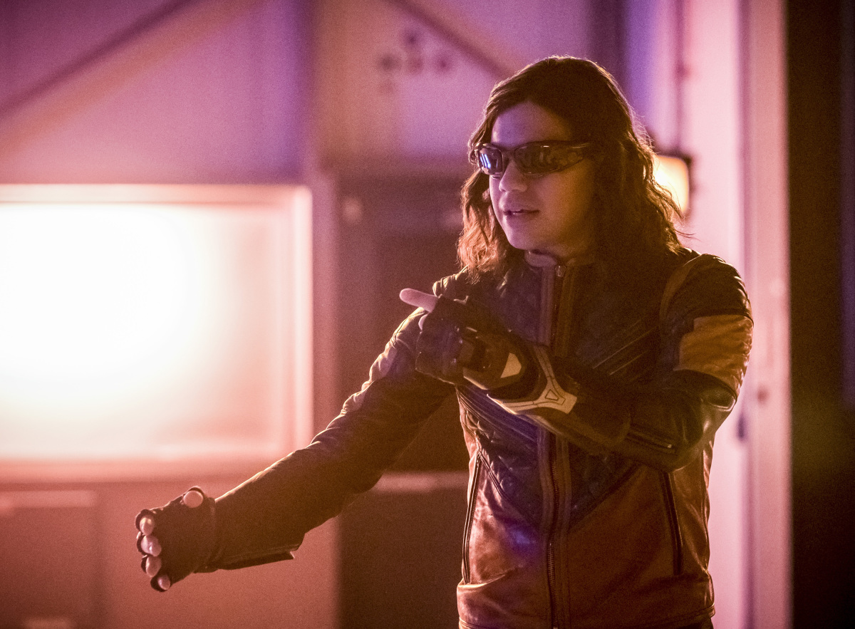 Speedsters Unite in The Flash Episode 4.15 Photos