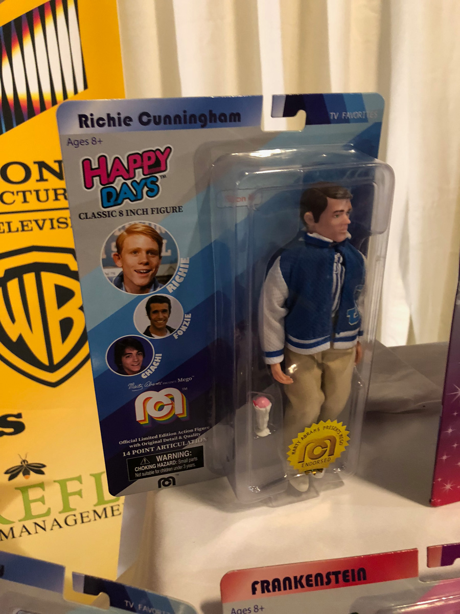 TTPM Holiday Showcase Gallery With Aquaman, BumbleBee & More!